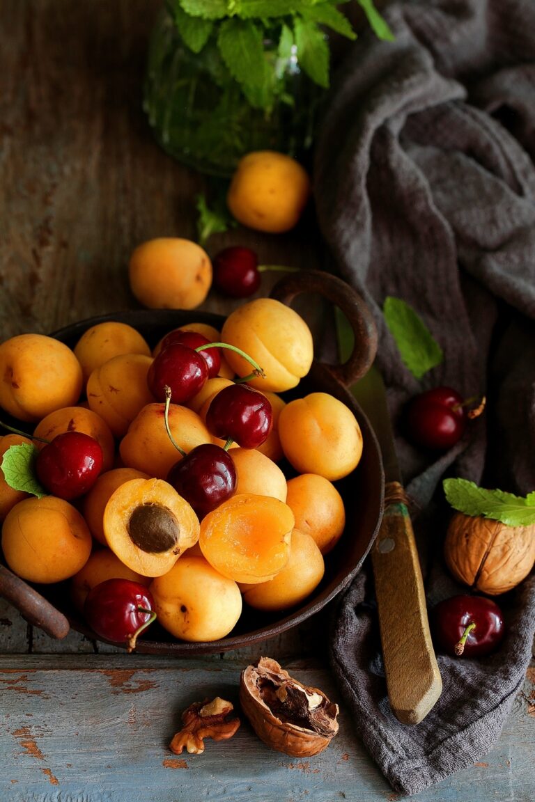 Quick Delicious Stone Fruit Crumble ... dessert for breakfast or ...